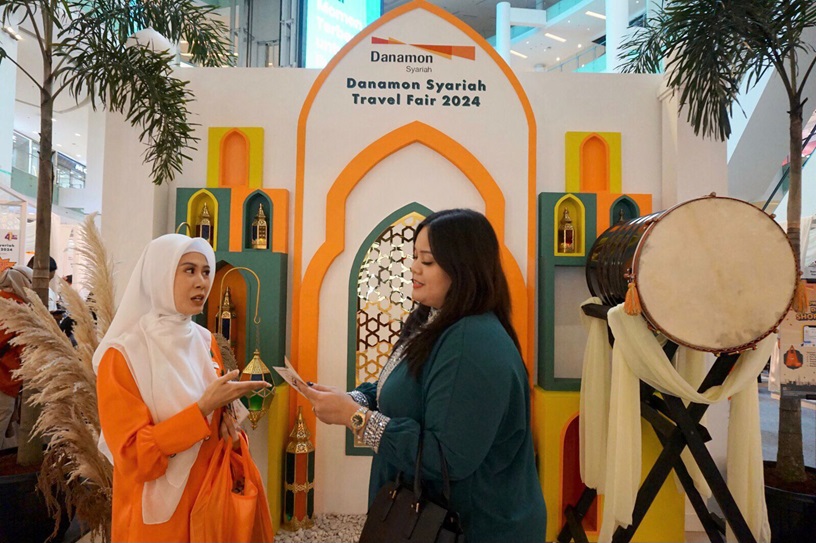 Tiga Produk dalam Danamon Syariah Travel Fair 2024